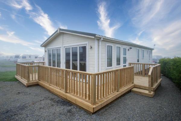 Swallow Lodge - 3 Bedroom Lodge - Wisemans Bridge - Narberth