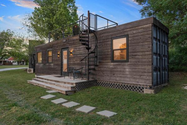 Container Home With Rooftop Views And Pickleball-pecan Grove - Waco Surf, Waco