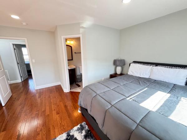 Beautiful 3br Updated House Dc - Private Parking - Washington, D.C.