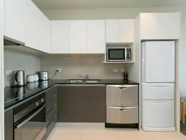 Water Views Apartment With Pool And Lake Access - Taupō