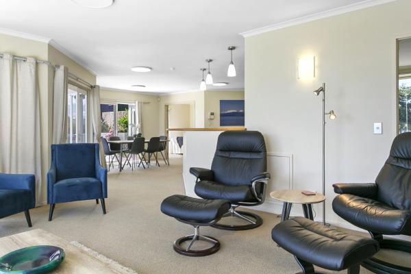 Stunning 3br Home With Spa Bath, Mountain And Lake Views - Taupō