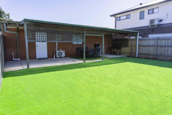 Brand New Backyard Guest House In Werribee Cbd - Werribee