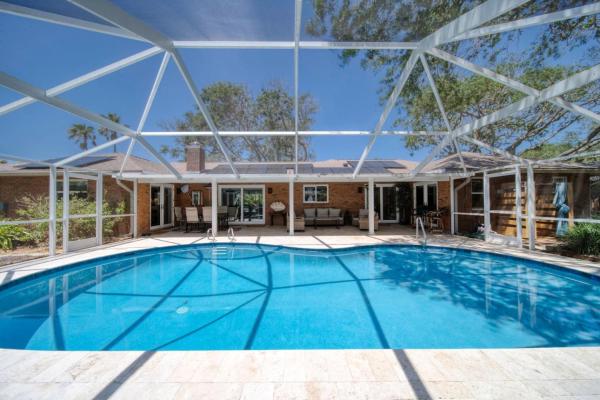 Lighthouse Retreat With A Pool - Daytona Beach, FL