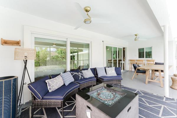 Aureum Stay Beachside Two Bedroom With Pool Near Boca Beach - Boca Raton, FL