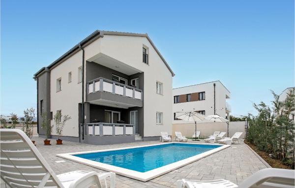 1 Bedroom Lovely Apartment In Vrsi - Zaton
