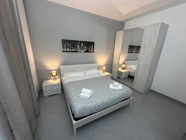 Rhome Away Marconi - Rome