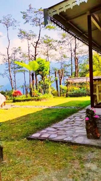 Tripoo Rhisum The Premium Haapo Retreat - Pelling