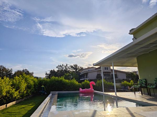 Feel Like Home Wow Pool Villa - Неа-Макри