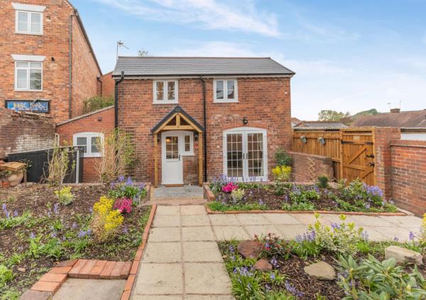 No Road - The Cottage - Bewdley