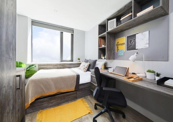 For Students Only Ensuite Bedrooms With Shared Kitchen And 2 Bed Apartments At Crown Place In Cardiff -