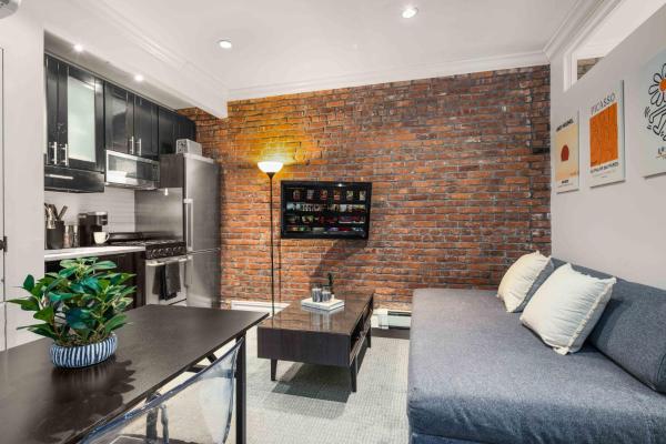 Midtown West 2br Near Javits & Penn Station - New York City