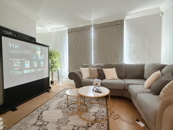 Spacious And Cosy 3brs 5f House In Heart Of London - Barnes