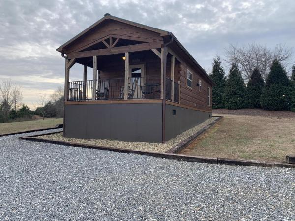 Moore Road Cabin 2 Pet Friendly - Mountain Brook Vineyards, Tryon