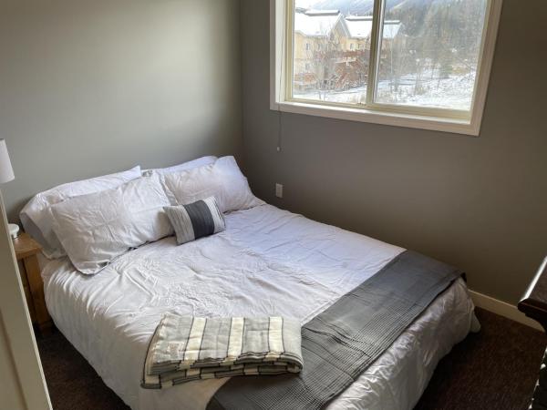 541 Fernie B.c. Ski Bike Fish Cozy Condo W Queen And Kitchen - Fernie