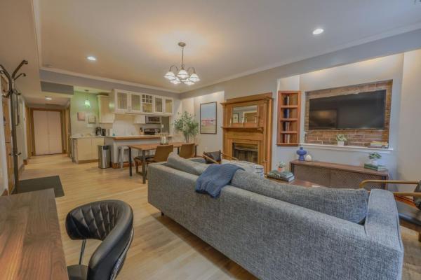 Classic 2bed 2bath Apartment W Patio In Back Bay - South End - Boston