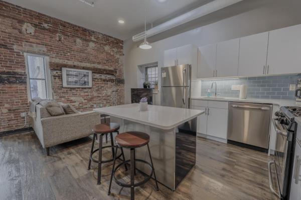 Luxury Furnished Loft Near Park Street Station - Bay Village - Boston