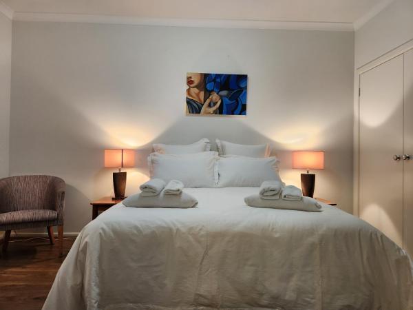 Beaumont Waters Unit,2 Bedrooms,3 Beds - Melbourne