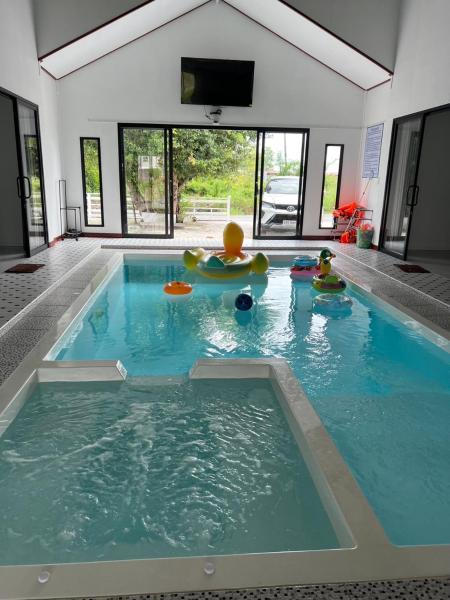 ปะป๊า Pool Villa องครักษ์ - Thailand