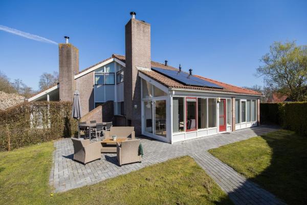Kievit I Spacious Bungalow With Fine Garden - Assen