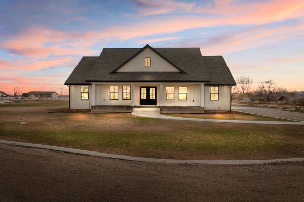 Hidden Treasure Retreat Withhot Tub & River Access Home - Basalt, ID