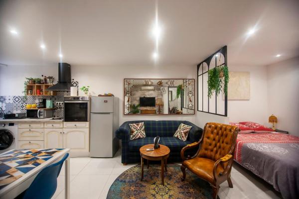 Entre Plages Et Centre-ville - Cuges-les-Pins
