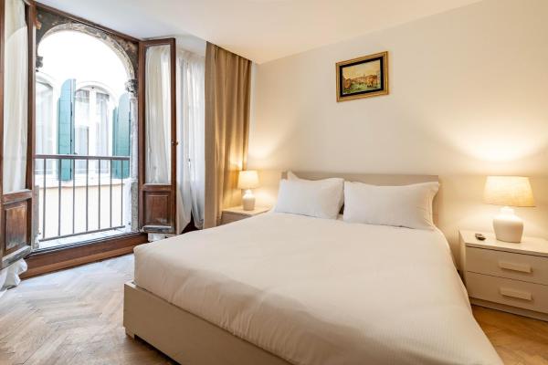 Torre Dell'orologio Apartment By Bricola Apartments - Santa Lucia Station - Venice