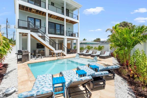 Villa Sorrento 2025 Luxury Build Steps To Beach & Town - Fort Myers Beach, FL