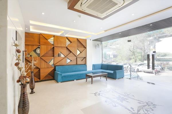 Hotel Sahibs City Star - Free Taj Mahal Ticket - Agra