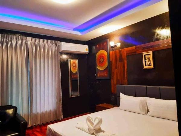 นาธาริเวอร์ไซด์ - Trang