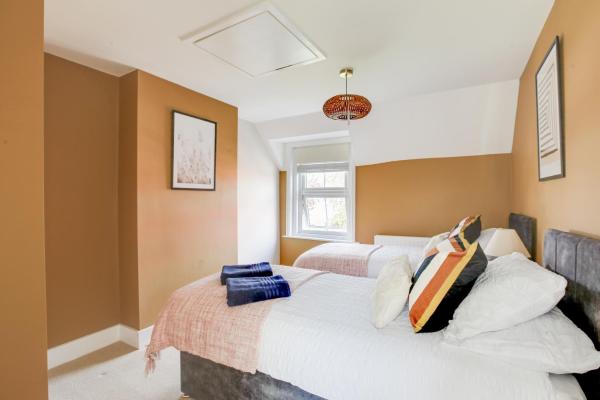 Cosy 3 Bedroom House With Free Parking And Wifi - University of Essex Colchester Campus