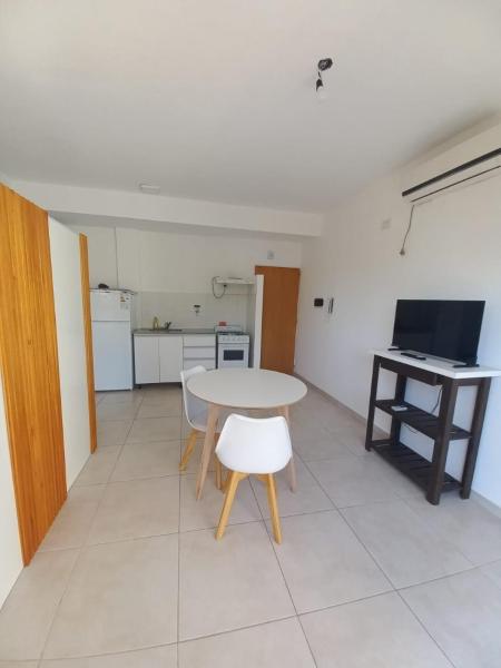 Amplio Monoambiente La Plata - La Plata