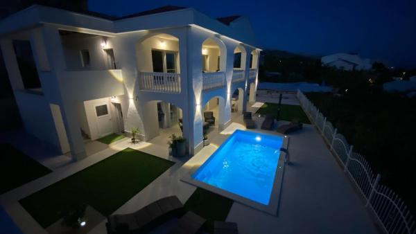 Apartments With Swimming Pool Pag - 24360 - Pag