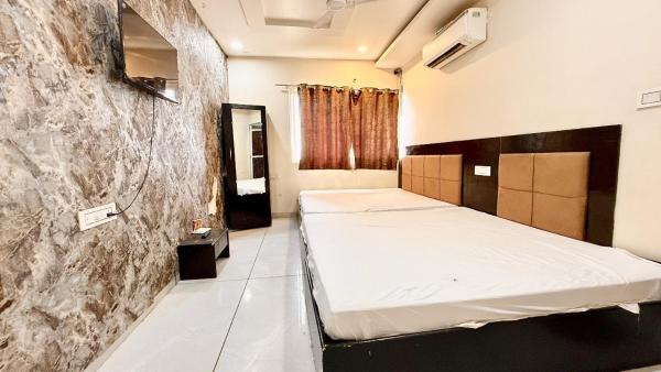 Ujjain Hotelwhite #Lotus Near Shri Mahakaleshwar Jyotirlinga Temple And Railway Station Ujjain - A Luxuary Hotel In Ujjain - Ujjain
