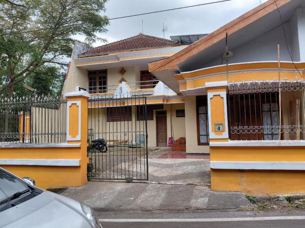 Entire 250m Villa Without Other Guests - Malang
