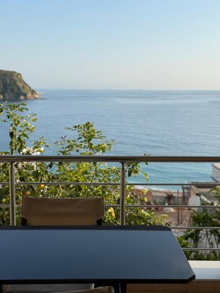 Mitro Guesthouse - Himarë