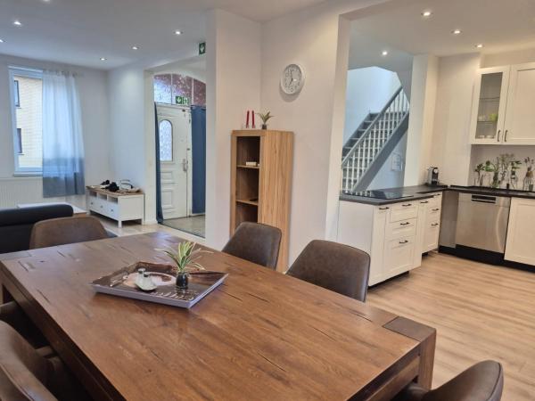 Tuacasa - Premium Gästehaus Mit 5 Zimmern - Hameln