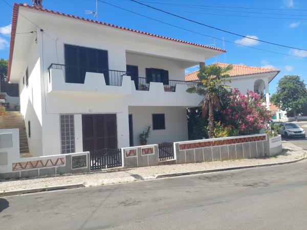 Villa / 1st Floor With Accommodation For Up To 8 People. 3 Double Bedrooms And Double Sofa. - Mértola