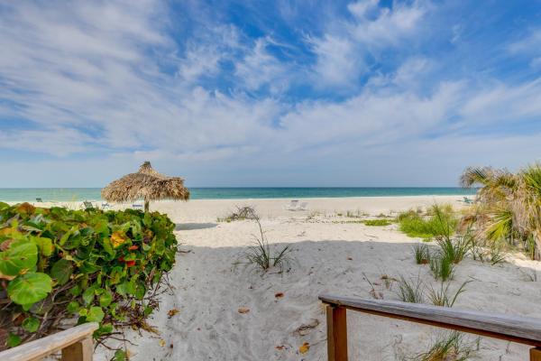 Gulf Getaway With Porch And Direct Beach Access! - Longboat Key, FL