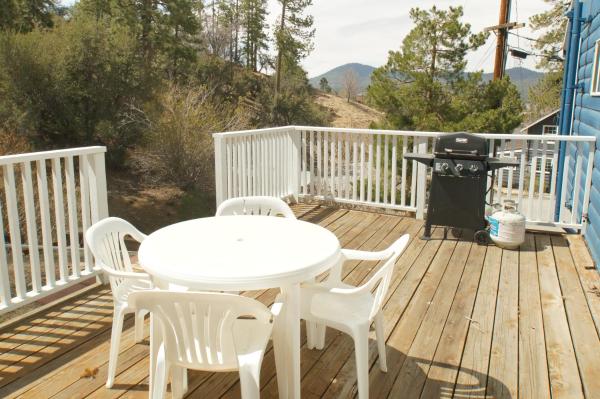 Cozy Bear Cottage - Walk To Lake & Village! - Big Bear Lake, CA