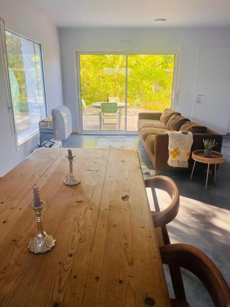 Modern Appartement With Private Garden & Shared Pool - Tosse