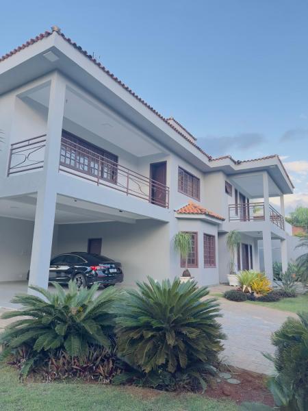 Mansão Primavera Com 03 Quartos E Piscina Aquecida - Brasília