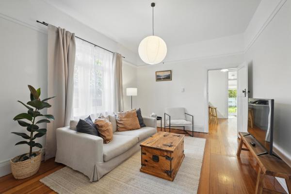 3 Bedroom House - Sandy Bay - Hobart
