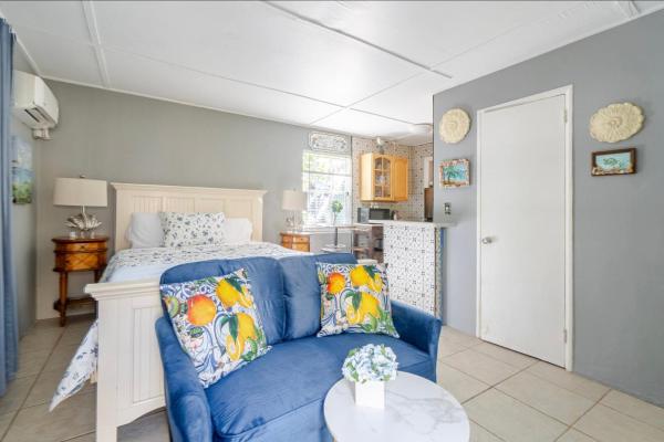 The Artist's Cottage - West Palm Beach, FL