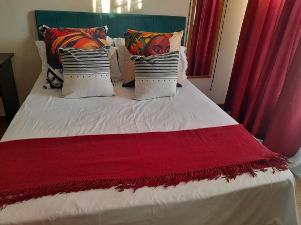 Tans - 1 Bedroom Luxury & Cosy Home Walking Distance To Doringkloof Mall - Centurion