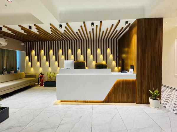 Hotel The 19 - Ahmedabad