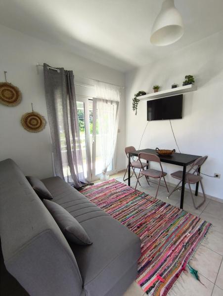 Sunny Mountain View Apartment With Free Parking - Faliraki