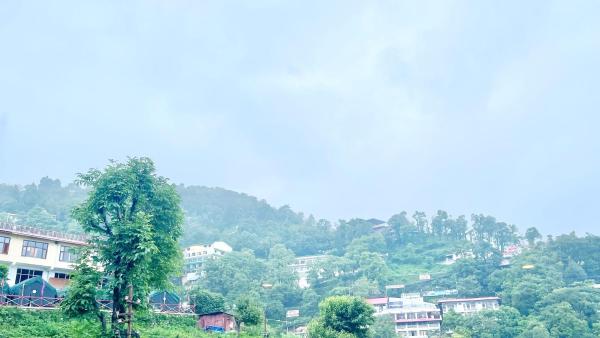 Luxuary Stay # Sav-oy Mussoorie,near Mall Road, Family Hotel Restaurant-lift And Private Parking Facilities-a Top Rated Three Star Hotel In Mussoorie - Mussoorie
