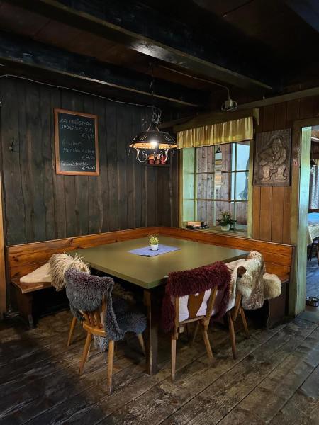 Die Herrgottschnitzerhütte Am Wechsel - Autriche