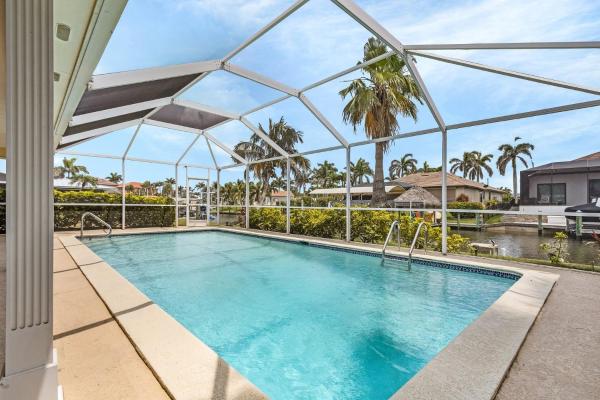Yacht Club Area, Gulf Access, Heated Saltwater Pool - The Queen Elizabeth - Roelens - Sanibel Island, FL