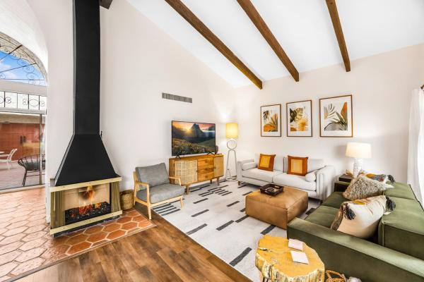 Araby Luxe By Design - Palm Springs, CA